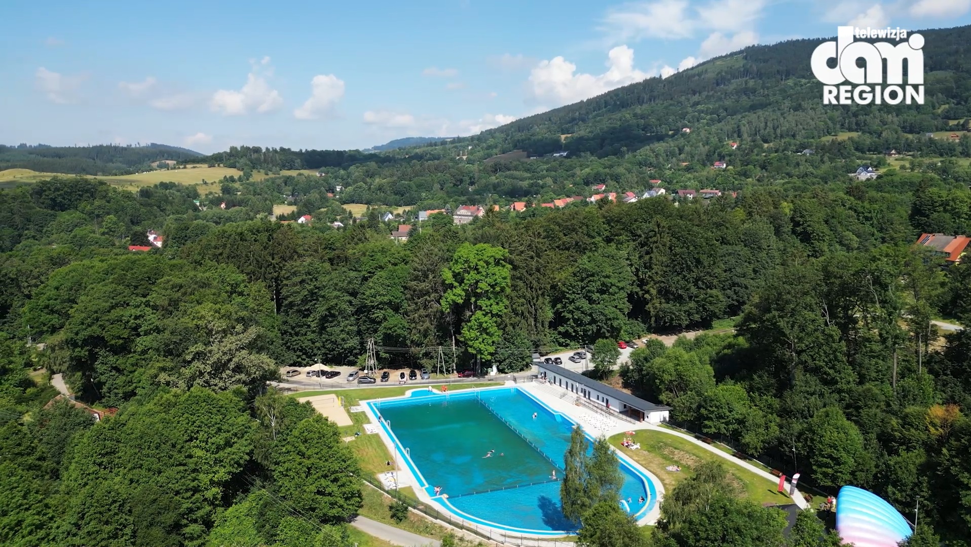 Basen w Jugowie otwarty! - Daminfo - wiadomości